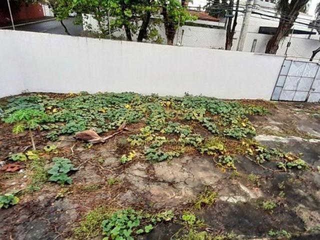 Terreno totalmente plano com 300 m² próximo ao metrô Alto da Boa Vista