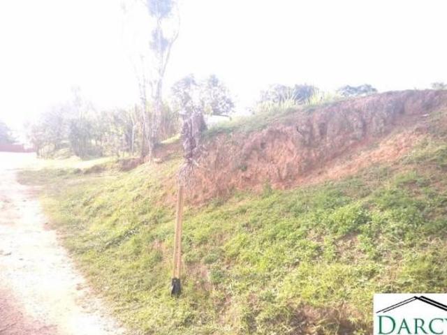 TERRENO TRIANGULO AZUL