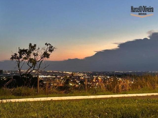 Terreno vazado e com vista panorâmica à venda no Taquari!