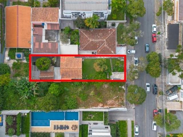Terreno ZR3 à venda nas Mercês – Localização privilegiada!