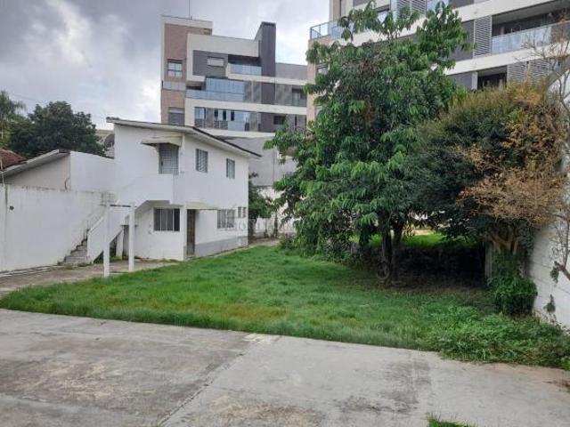 Terreno ZR3 de 661m² 14X60 com casa ampla de 3 d