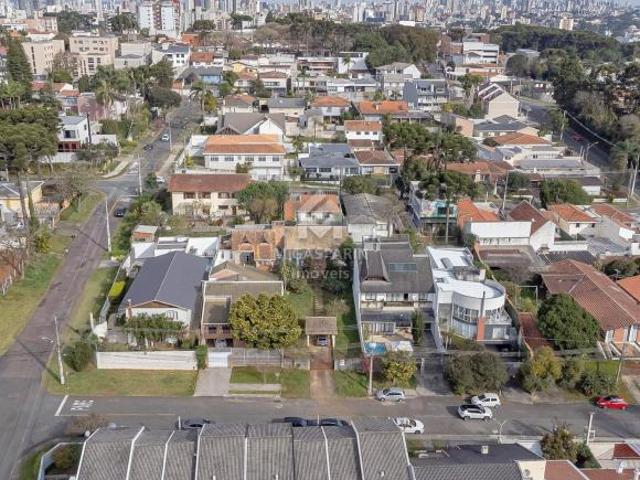 TERRENO ZR2 À VENDA NO AHÚ COM 415,20 m² EXCELEN