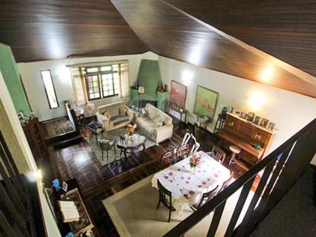 Terreno ZR2 com Casa 280m², 3 dormitórios e Piscina – 2.600m² Totais