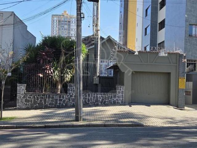 TERRENO ZR4 DE 579M² COM DUPLA FRENTE NAS MERCÊS