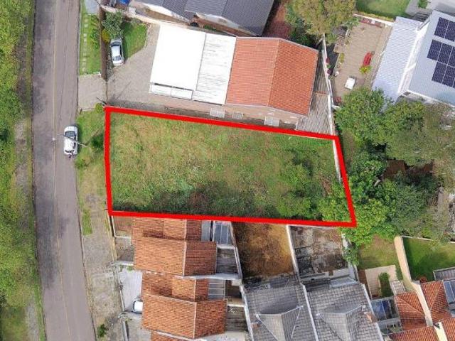Terreno de 375 m² a venda em Abranches
