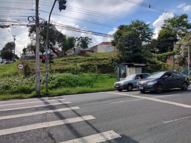 Terreno ZR 4 com 916 m2, 2 frentes. Excelente localização!