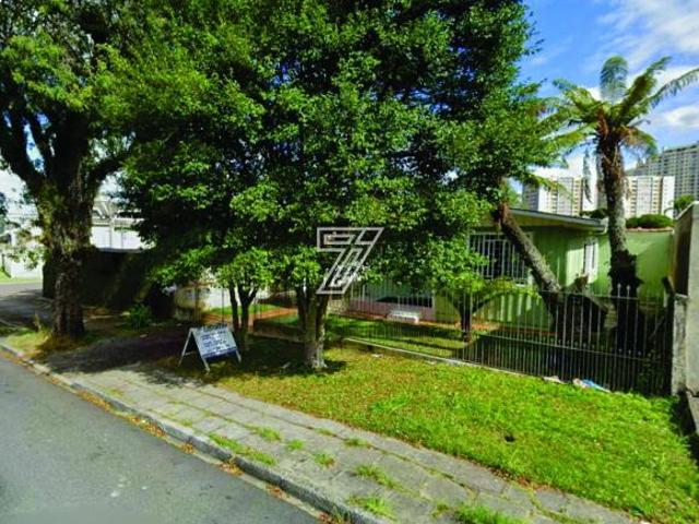 TERRENO ZR 4 no CAPÃO RASO, com 598m², entre Aveni