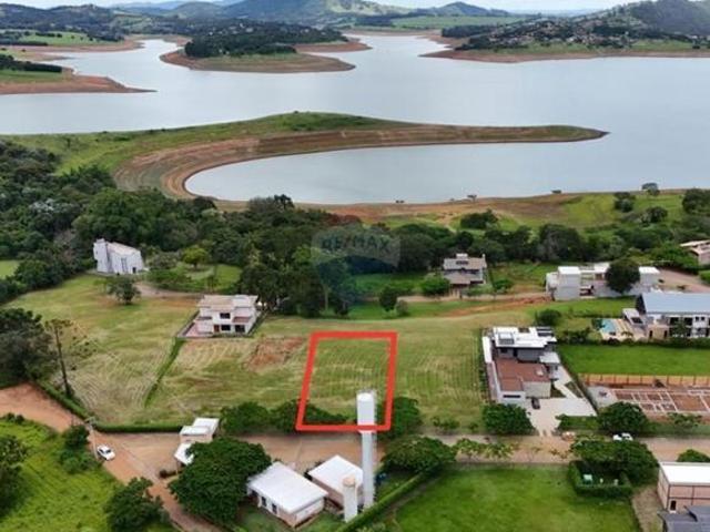 Terreno 1000m² no condomínio Castanheira em Piracaia