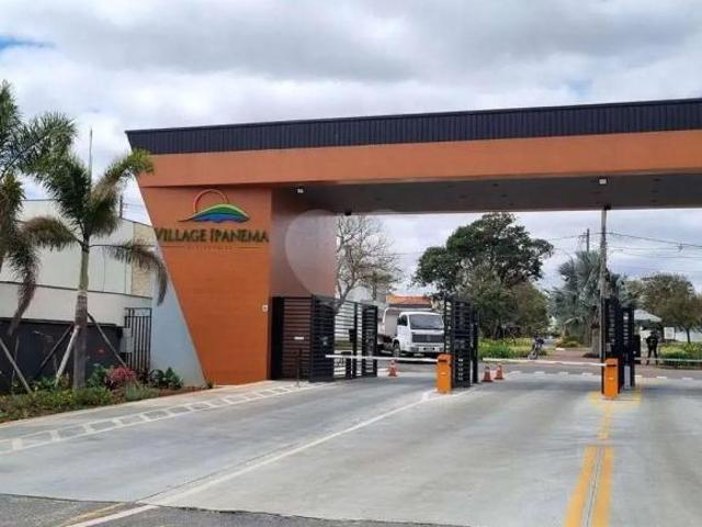 Terreno 1000m² plano à venda Village Ipanema I