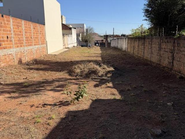 Terreno 10x50m no Centro de Marilia