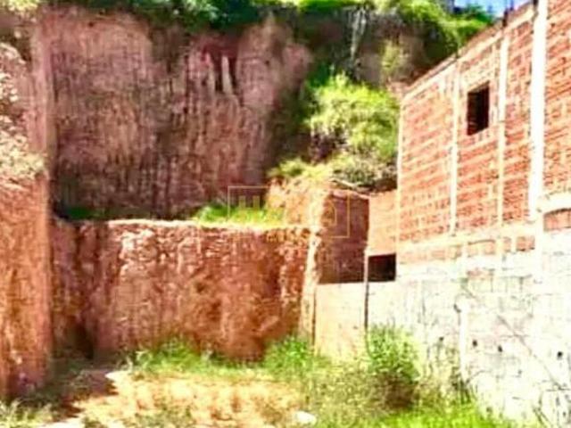 Terreno 125m² com Boa Localização Sítio São José