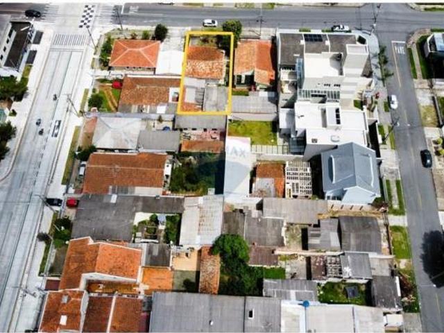 Terreno 12x28 336m² ZR3 em Curitiba com grande Potencial construtivo