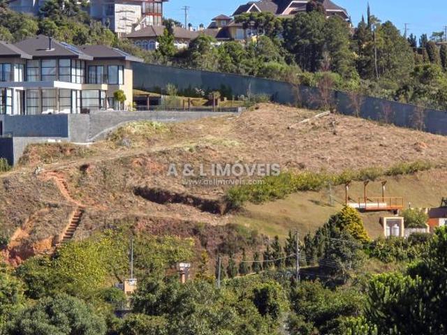 Terreno no Condomínio Ecológico II com 1.004,01 m², aclive e vista
