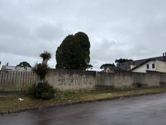 TERRENO 1.955 m2 entre Água Verde e Parolin