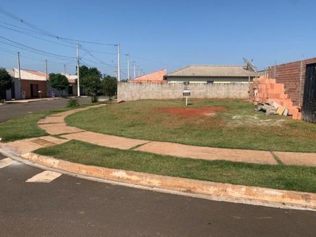 Terreno 242m2, Terreno Plano, Ótima Localização, Escriturado, Terreno de Esquina
