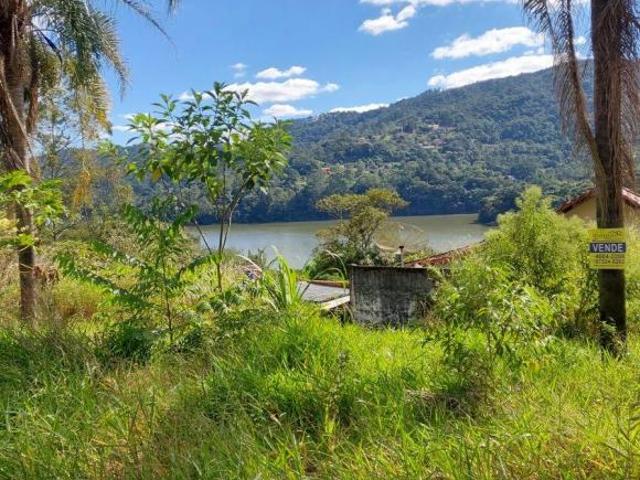 Terreno 250m², Mairiporã, 10m de frente, Vista a Represa, Médio/Alto padrão, declive leve, asfalto.