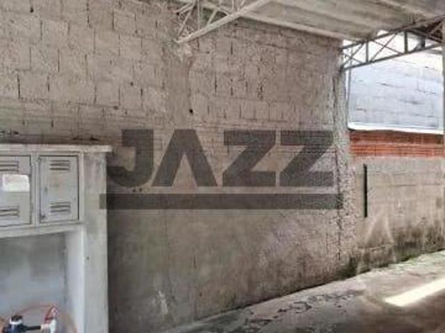 Terreno 280m² com 4 casas em zona comercial Chácaras Reunidas