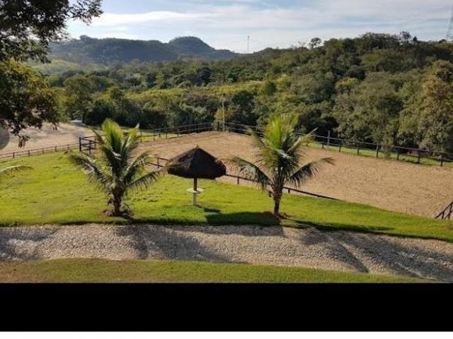 Terreno 20.000m2 em condominio, vista para lagoa, Sta Luzia.MG