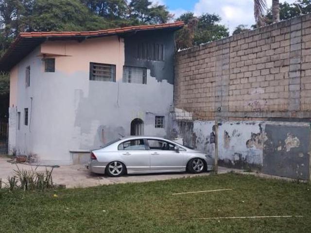 TERRENO 2.000M2 COM DUAS MORADIAS