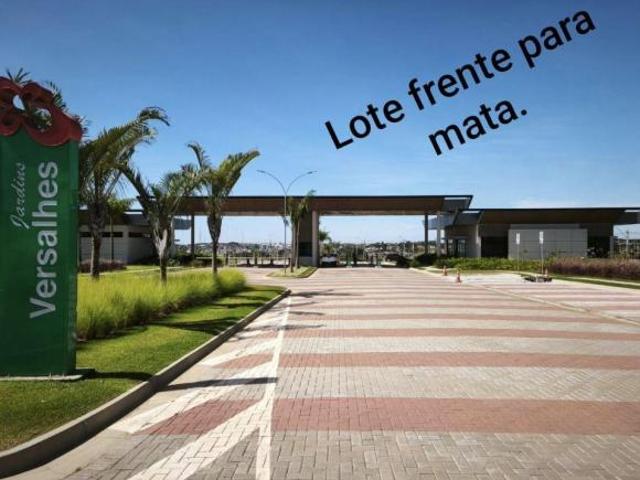 Terreno 351,29m² — Jardins Versalhes/Aparecida de Goiânia, frente para mata
