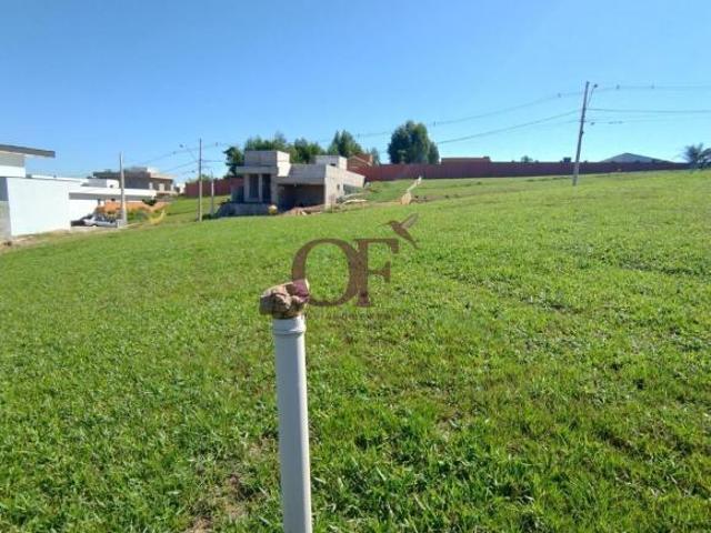 Terreno 360 m² em aclive no Villagio Azzure