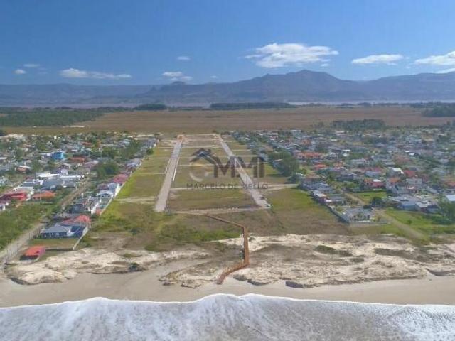Terreno 360m², a poucos metros do mar –entrada facilitada e saldo financiado direto