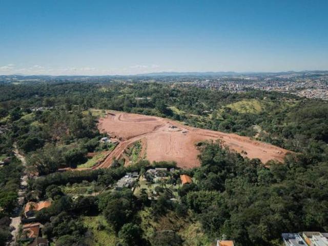Terreno 300 m² no Colinas da Colônia – R$ 390.000