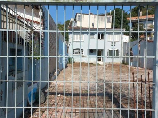 Terreno, 3 dormitórios, 180 m², em Santa Tereza