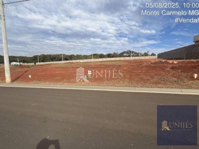 Terreno 450m² a Venda no Golden Park