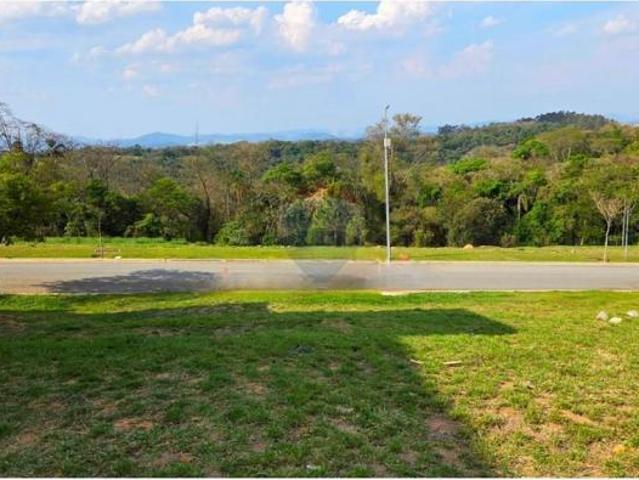 Terreno 450m² no Quintas do Ingaí, Santana de Parnaíba/SP