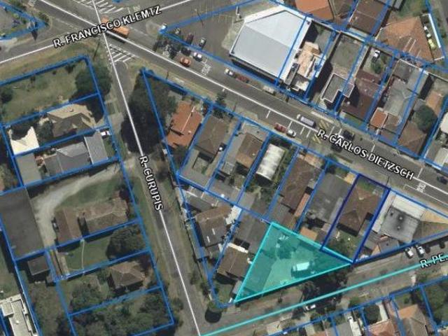 Terreno 450m² ZR3.1 rua tranquila Portão Curitiba
