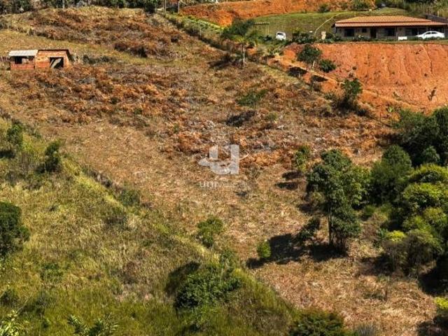 Terreno 4.714m² em condomínio fechado com vista deslumbrante e acesso fácil pela BR 040 em Juiz de F