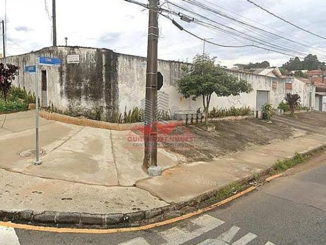 Terreno 540m² Esquina Araucária | Ótimo p/ Construtor!