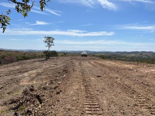 Terreno 5000 m2 com agua e luz para condôminio, galpão, empresa ou chácara