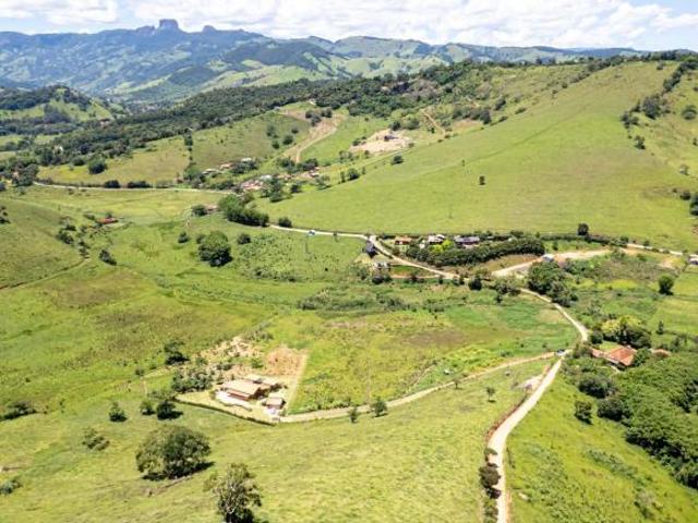Terreno 53.950 m² com vista para a Pedra do Baú 200 m do asfalto R$ 37/m²