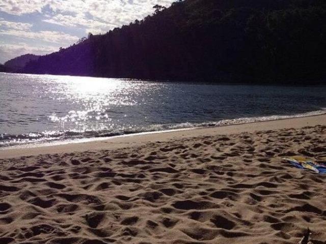 Terreno 5.600 m2 200m da praia oportunidade