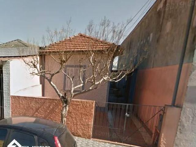 Terreno 6 x 30 metros com casa antiga próximo Rua São Paulo
