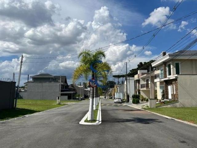 Terreno em condomínio no Umbará