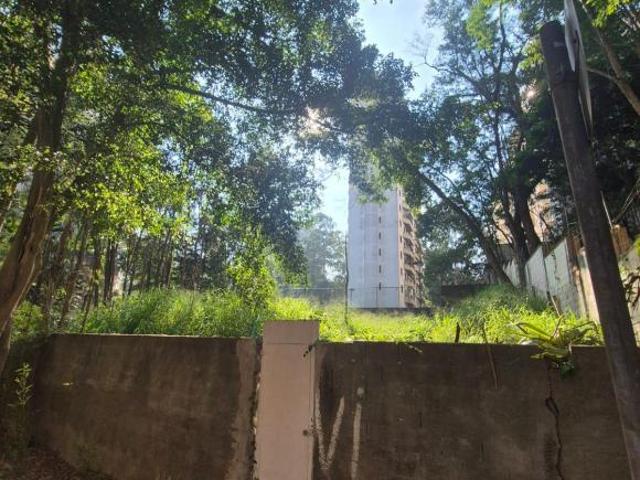 Terreno 912m² / Plano / Poucas arvores / Coração da Vila Andrade