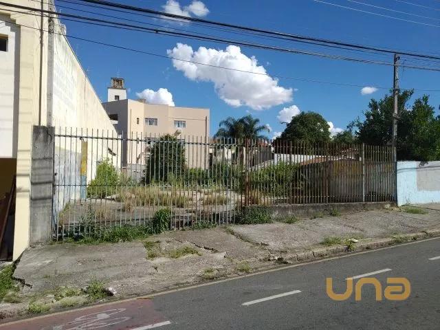 Terreno/Área no Cabral de 480 m²