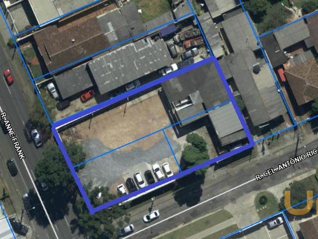 Terreno/Área no Hauer de 1056 m²