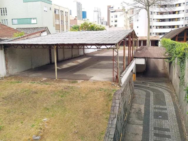 Terreno/Área no Rebouças de 1216 m²