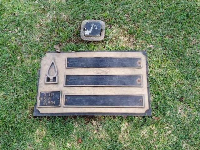 Terreno/Jazigo à venda no Cemitério Parque Iguaçu por R$ 53.000 Cascatinha Curitiba/PR