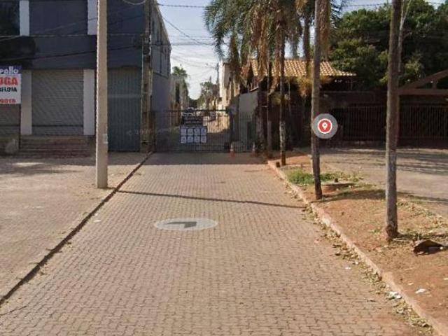 Terreno/lote 135m² em Condomínio Residencial Lago Norte com obra inacabada