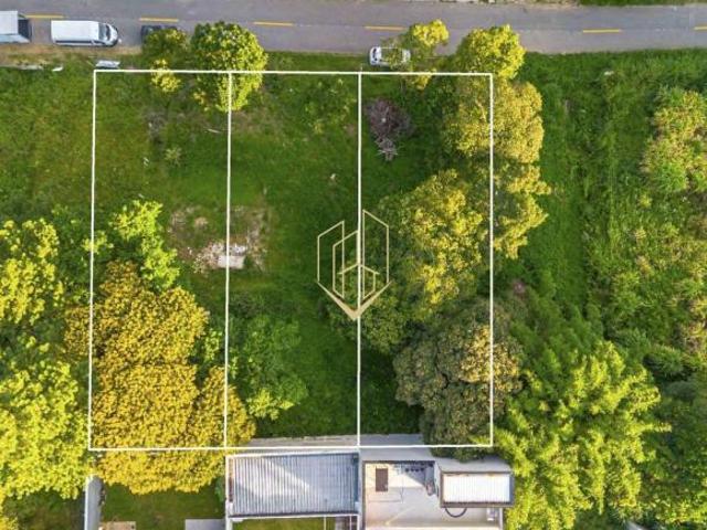 Terrenos ZR3.1 com 385 m² cada 11x35 em excelente localização no Mossunguê