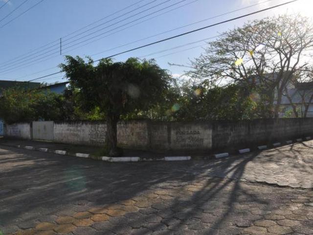 Terrenos com 297 m2 para venda no Centro de Cananéia/SP