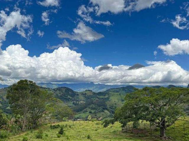 Terrenos de 20.000m² com Vista Privilegiada para a Pedra do Baú