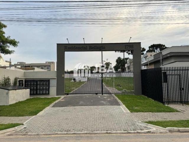 Terrenos em condomínio fechado com ótima localização!