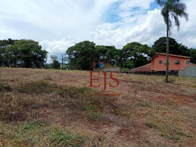 Terrenos em ótima topografia a venda em região de chácaras em Atibaia SP