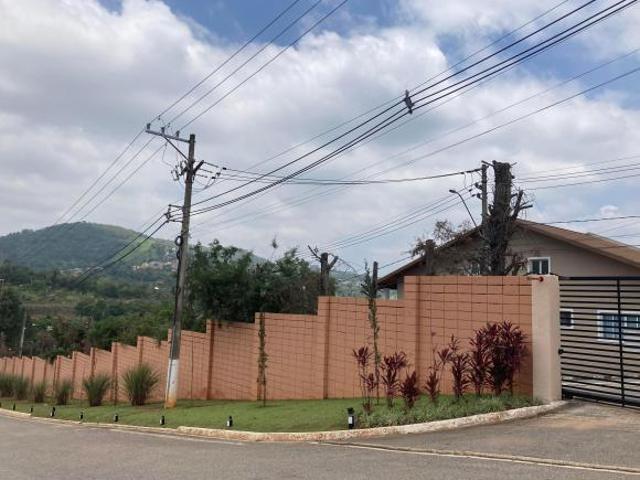 Terrenos no Residencial Villa Di Roma, segurança 24 horas a partir de R$ 212.500